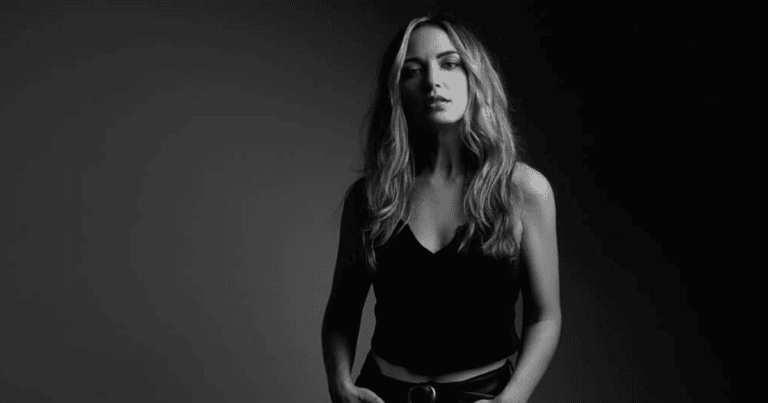 Janie Bay Gesels Oor Haar Musiek en Ander Goedjies