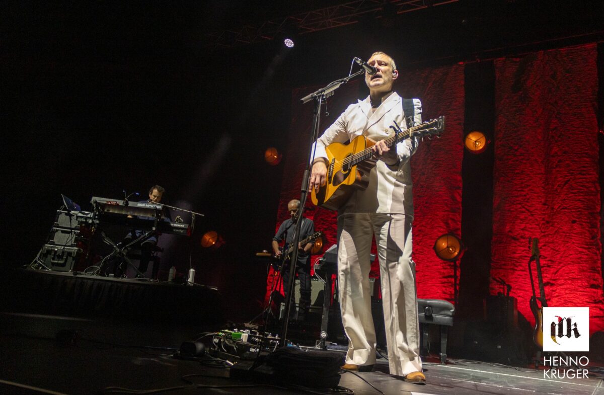 Review: David Gray Live @ SunBet Arena in Pretoria